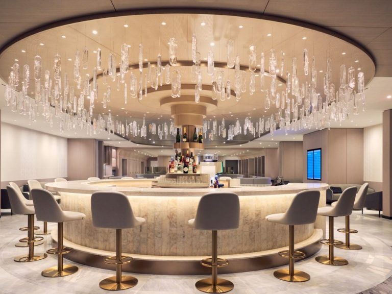 Guide to Oneworld Lounges and How To Access Them - AwardWallet Blog