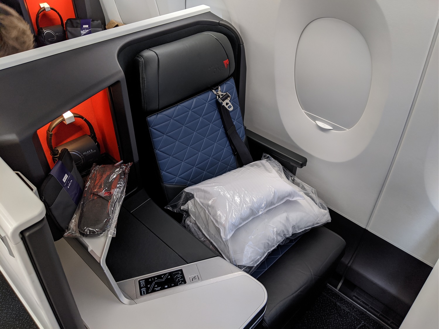How To Fly Delta One Business Class Seats on Domestic Routes