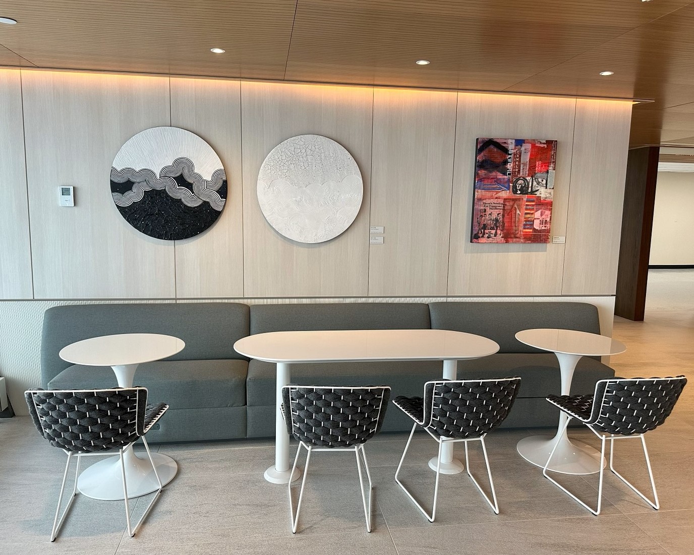 First Look: Capital One Lounge Washington Dulles Airport Review