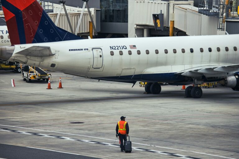 Delta Gold Medallion Status: How to Earn and Full Benefits