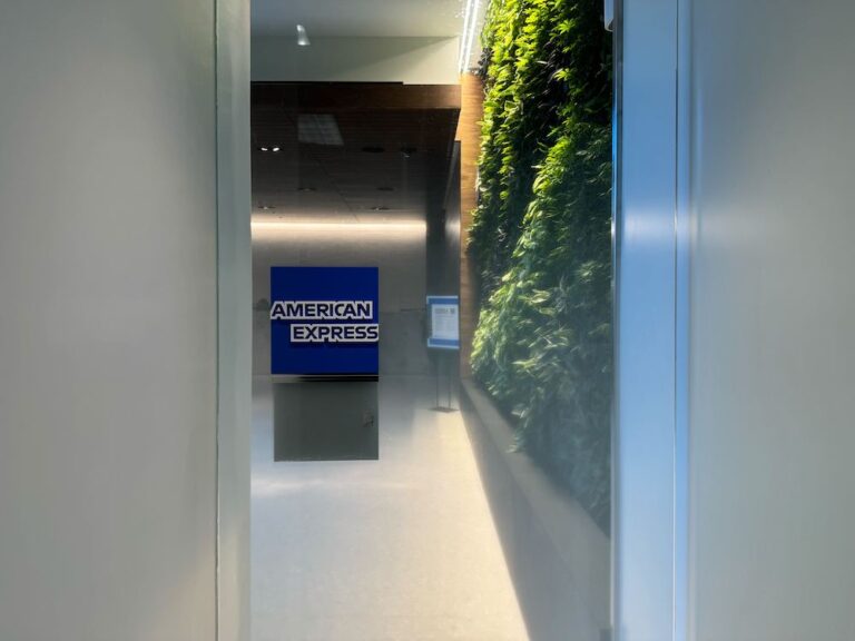 Guide to the American Express Global Lounge Collection