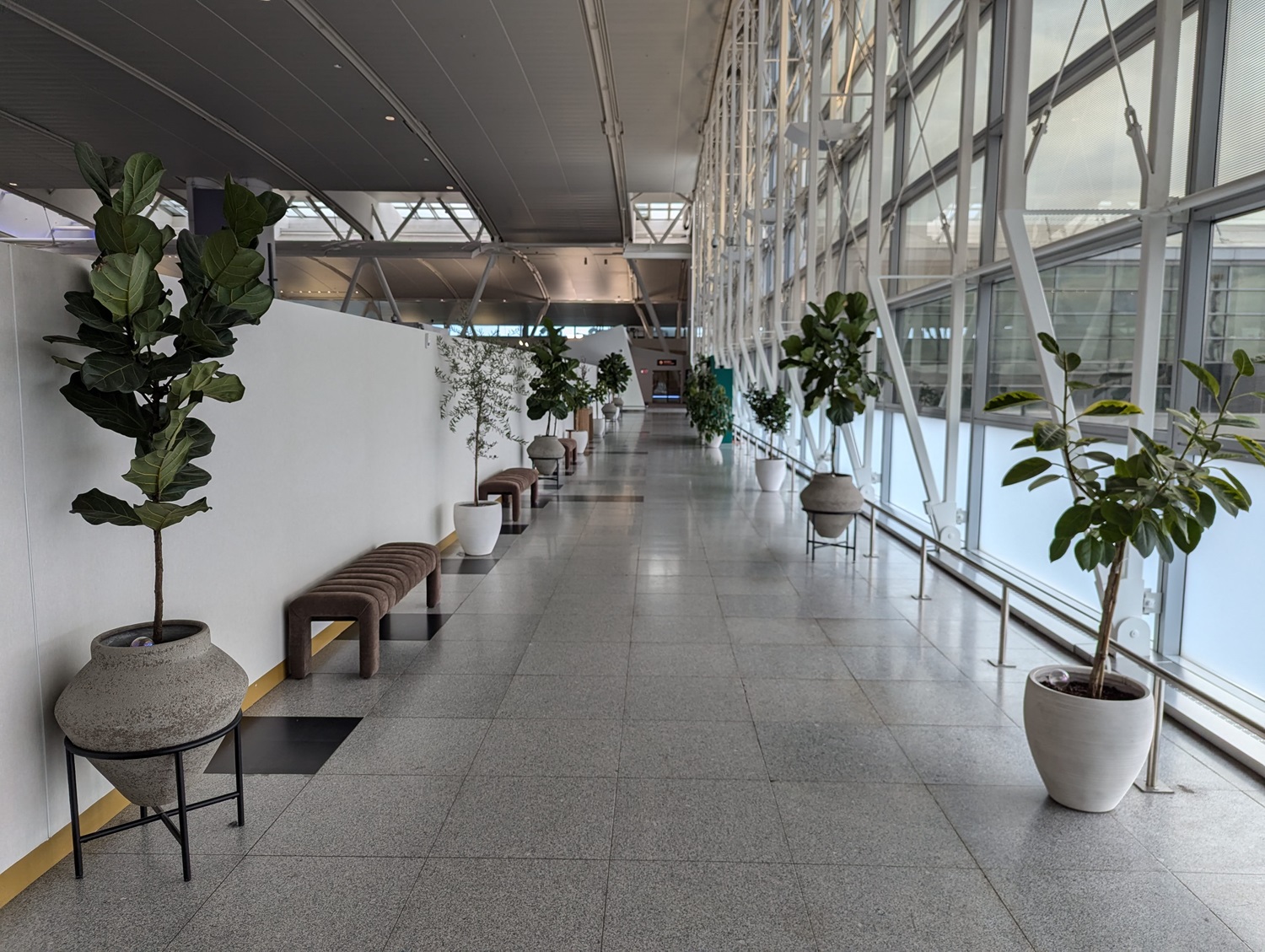 Delta One Lounge JFK Guide: An Honest Review