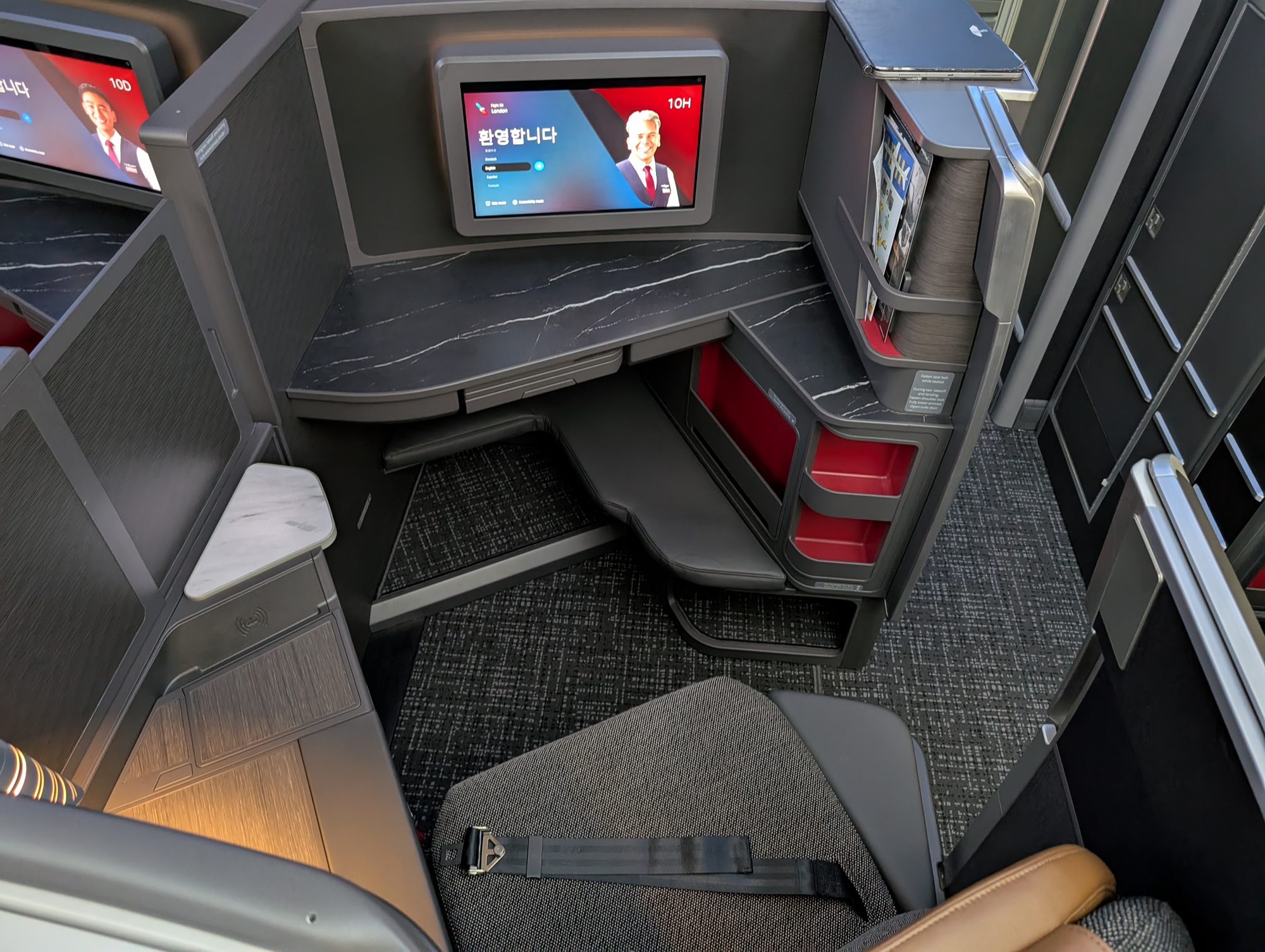 American Airlines 787-9P Aircraft Tour (including Flagship Suites)