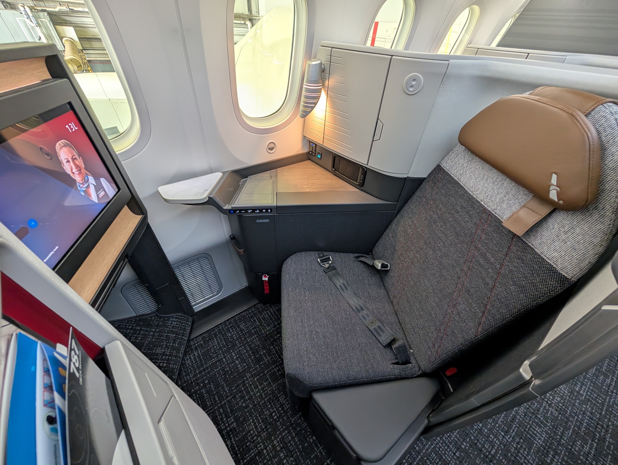 American Airlines 787-9P Aircraft Tour (including Flagship Suites)