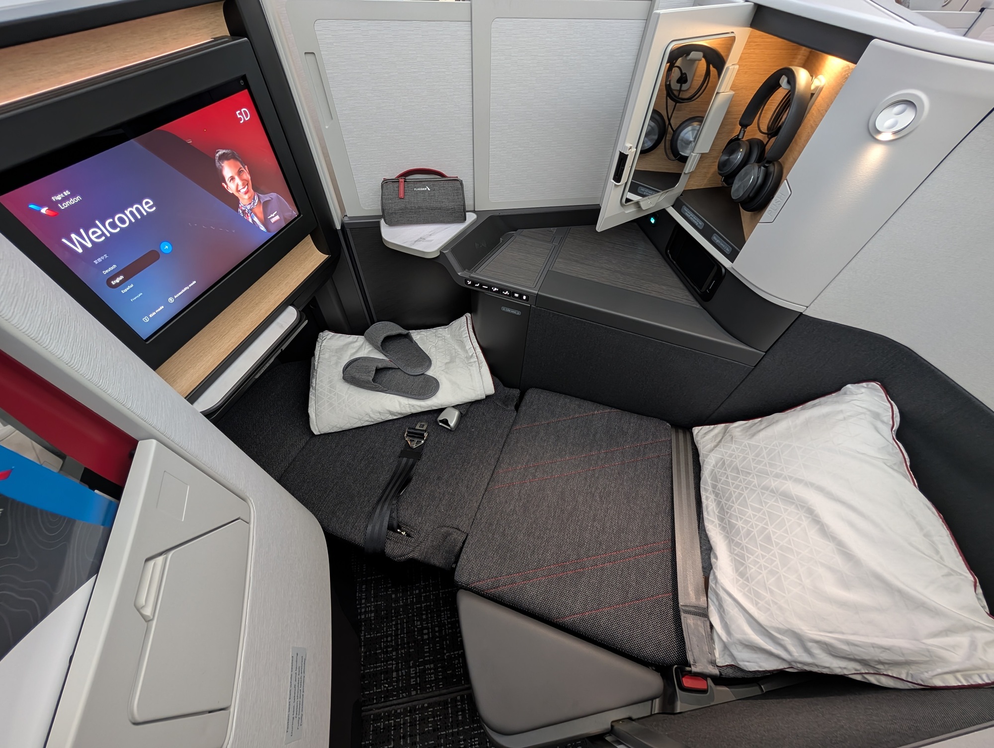 American Airlines 787-9P Aircraft Tour (including Flagship Suites)