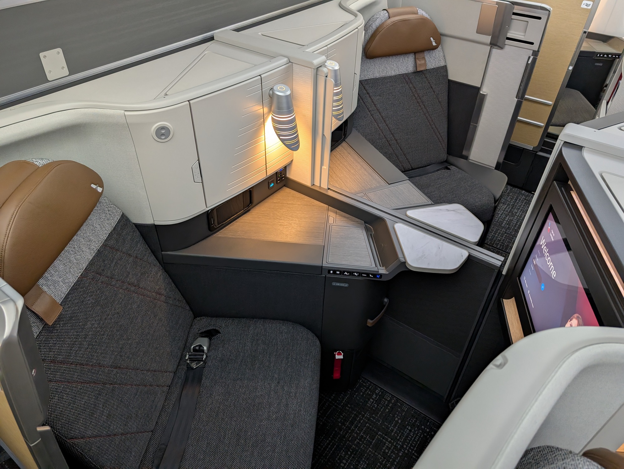 American Airlines 787-9P Aircraft Tour (including Flagship Suites)