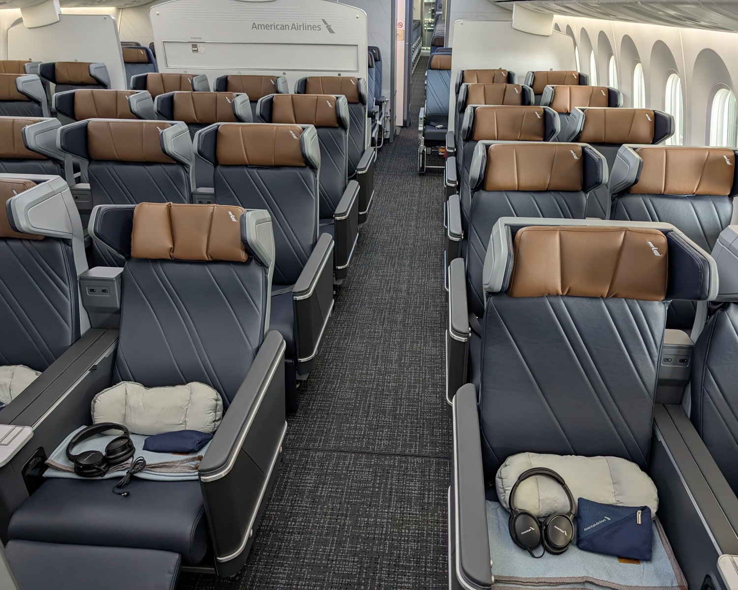 American Airlines 787-9P Aircraft Tour (including Flagship Suites)
