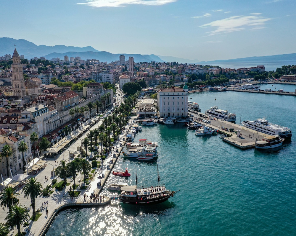 United Adds 4 New European Routes for Summer 2026